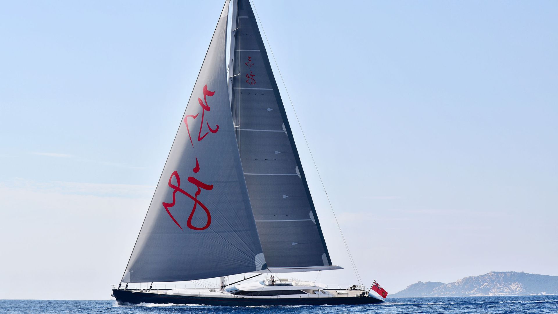 RED DRAGON yacht for charter (Alloy Yachts, 51.7m, 2008)